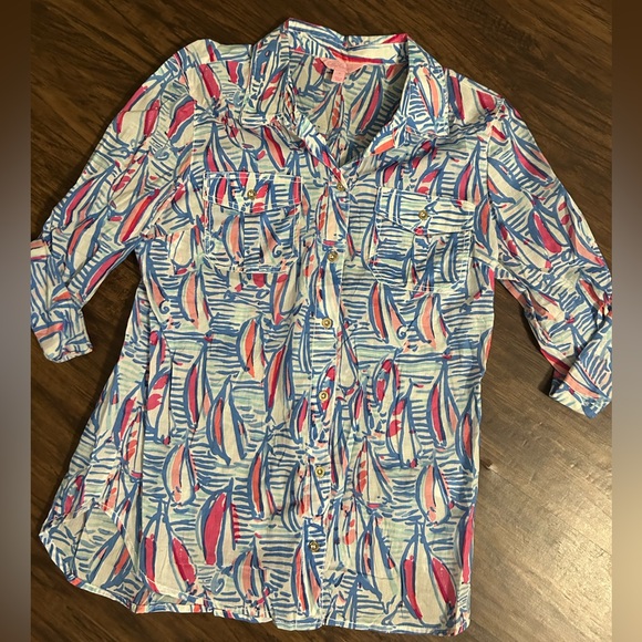 Lilly Pulitzer | Tops | Lilly Pulitzer Red Right Return Cruiser Button ...